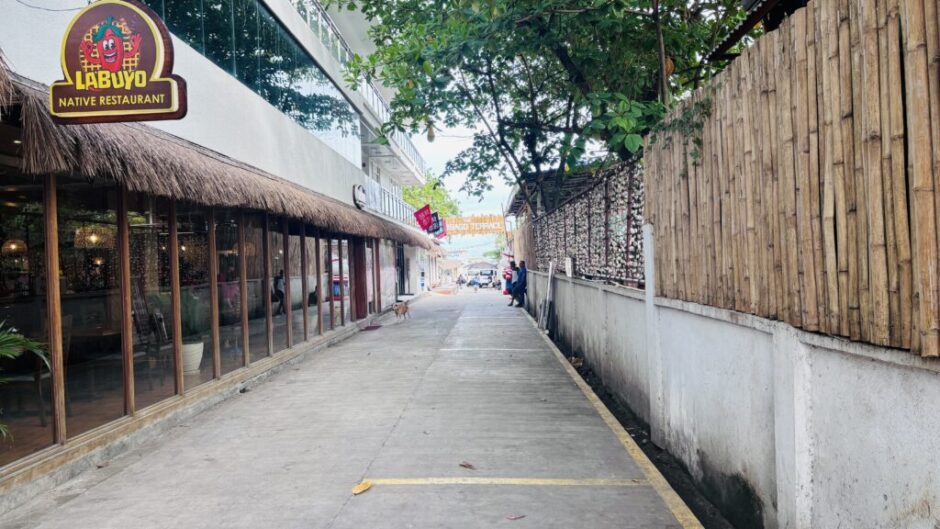 リゾートエリアにある人気フィリピン料理レストラン『Labuyo Native Restaurant』〜新マクタン飯（61） | イマセブ